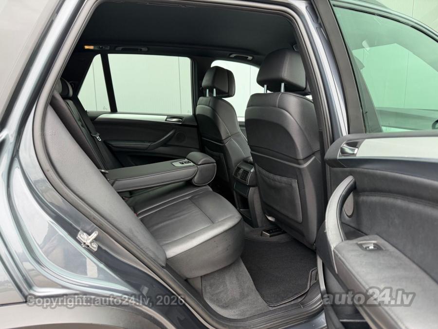 Pelēks BMW X5 2012 Tartu, ar dzinēja tilpumu 3.00 L un nobraukumu 231 tūkst. km par 13999 €, foto 12 vietnē AUTOMOTO.COM.LV