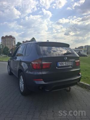 Grey BMW X5 2012 in Riga, with an engine capacity of 3.00 L and mileage of 316 thousand km for 8700 €, photo 6 on AUTOMOTO.COM.LV