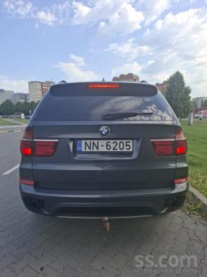 Grey BMW X5 2012 in Riga, with an engine capacity of 3.00 L and mileage of 316 thousand km for 8700 €, photo 7 on AUTOMOTO.COM.LV