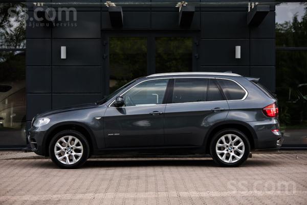 Pelēks BMW X5 2012 Jelgava, ar dzinēja tilpumu 3.00 L un nobraukumu 0 tūkst. km par 10900 €, foto 3 vietnē AUTOMOTO.COM.LV