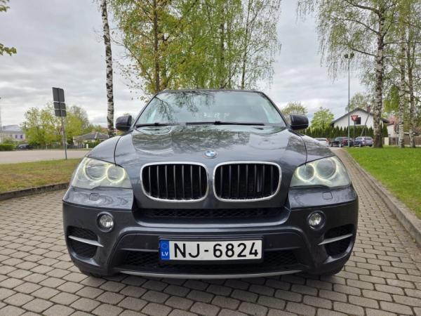 Pelēks BMW X5 2012 Rīga, ar dzinēja tilpumu 3.00 L un nobraukumu 251 tūkst. km par 11900 €, foto 2 vietnē AUTOMOTO.COM.LV