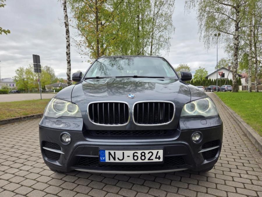 Pelēks BMW X5 2012 Rīga, ar dzinēja tilpumu 3.00 L un nobraukumu 251 tūkst. km par 11900 €, foto 3 vietnē AUTOMOTO.COM.LV