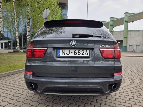Pelēks BMW X5 2012 Rīga, ar dzinēja tilpumu 3.00 L un nobraukumu 251 tūkst. km par 11900 €, foto 4 vietnē AUTOMOTO.COM.LV