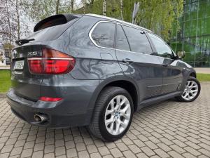 Pelēks BMW X5 2012 Rīga, ar dzinēja tilpumu 3.00 L un nobraukumu 251 tūkst. km par 11900 €, foto 6 vietnē AUTOMOTO.COM.LV