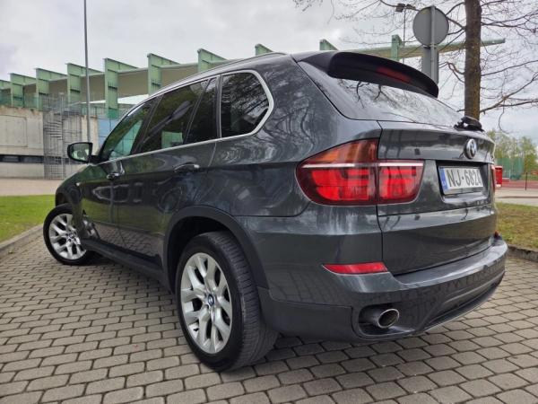 Pelēks BMW X5 2012 Rīga, ar dzinēja tilpumu 3.00 L un nobraukumu 251 tūkst. km par 11900 €, foto 6 vietnē AUTOMOTO.COM.LV