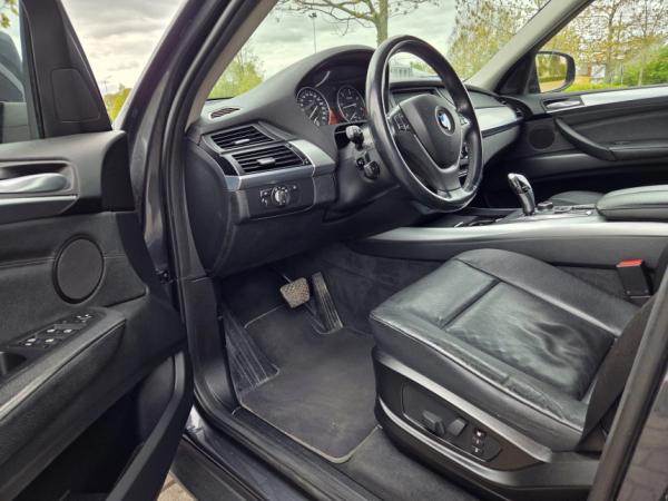 Pelēks BMW X5 2012 Rīga, ar dzinēja tilpumu 3.00 L un nobraukumu 251 tūkst. km par 11900 €, foto 9 vietnē AUTOMOTO.COM.LV