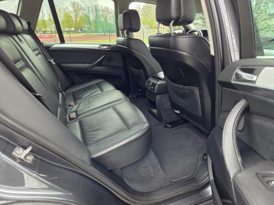 Pelēks BMW X5 2012 Rīga, ar dzinēja tilpumu 3.00 L un nobraukumu 251 tūkst. km par 11900 €, foto 15 vietnē AUTOMOTO.COM.LV