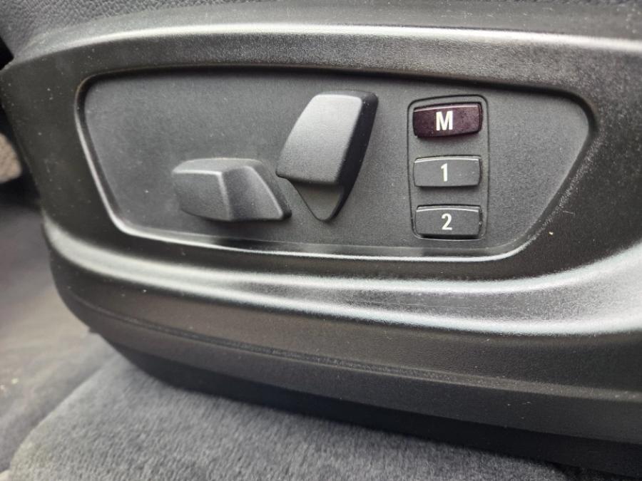 Pelēks BMW X5 2012 Rīga, ar dzinēja tilpumu 3.00 L un nobraukumu 251 tūkst. km par 11900 €, foto 17 vietnē AUTOMOTO.COM.LV