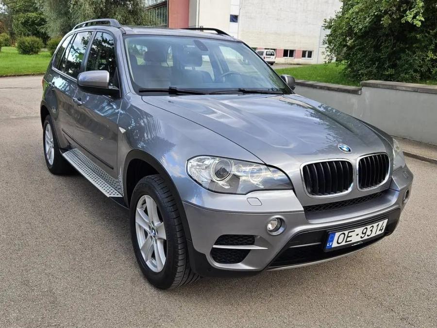Pelēks BMW X5 2012 Jēkabpils, ar dzinēja tilpumu 3.00 L un nobraukumu 263 tūkst. km par 11690 €, foto 4 vietnē AUTOMOTO.COM.LV