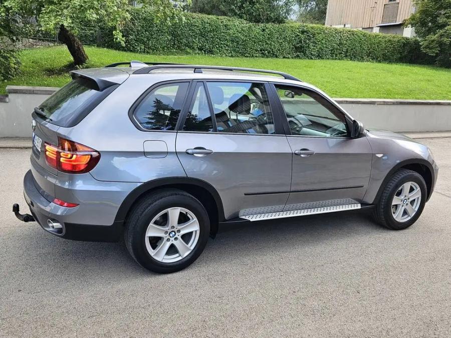 Pelēks BMW X5 2012 Jēkabpils, ar dzinēja tilpumu 3.00 L un nobraukumu 263 tūkst. km par 11690 €, foto 6 vietnē AUTOMOTO.COM.LV
