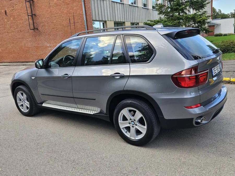Pelēks BMW X5 2012 Jēkabpils, ar dzinēja tilpumu 3.00 L un nobraukumu 263 tūkst. km par 11690 €, foto 10 vietnē AUTOMOTO.COM.LV