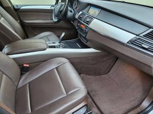 Pelēks BMW X5 2012 Jēkabpils, ar dzinēja tilpumu 3.00 L un nobraukumu 263 tūkst. km par 11690 €, foto 17 vietnē AUTOMOTO.COM.LV