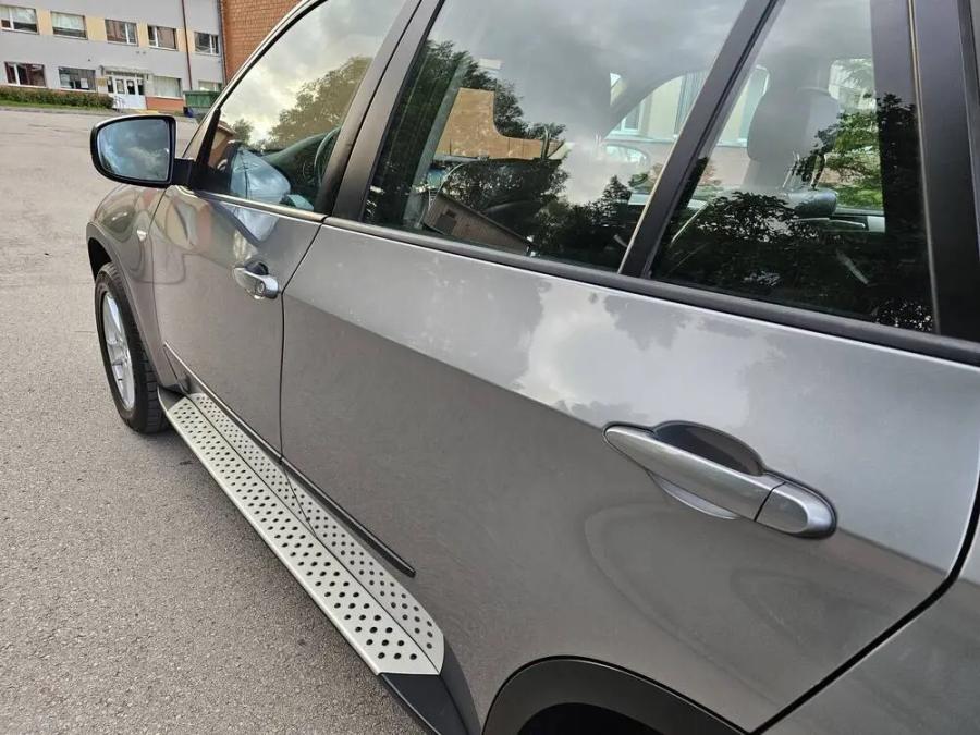 Pelēks BMW X5 2012 Jēkabpils, ar dzinēja tilpumu 3.00 L un nobraukumu 263 tūkst. km par 11690 €, foto 23 vietnē AUTOMOTO.COM.LV