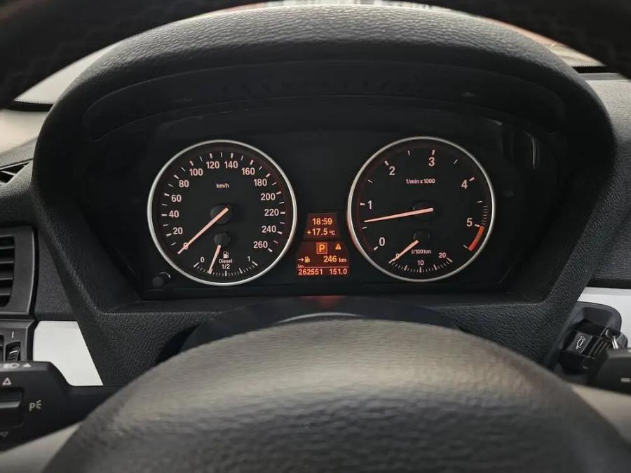 Pelēks BMW X5 2012 Jēkabpils, ar dzinēja tilpumu 3.00 L un nobraukumu 263 tūkst. km par 11690 €, foto 29 vietnē AUTOMOTO.COM.LV