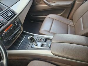 Pelēks BMW X5 2012 Jēkabpils, ar dzinēja tilpumu 3.00 L un nobraukumu 263 tūkst. km par 11690 €, foto 34 vietnē AUTOMOTO.COM.LV