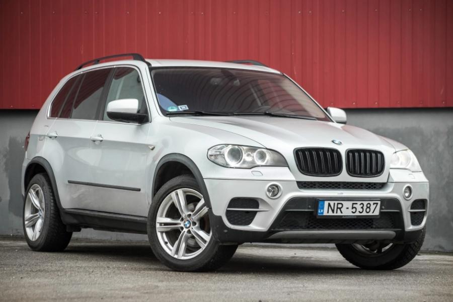 Grey BMW X5 2012 in Riga, with an engine capacity of 3.00 L and mileage of 294 thousand km for 14400 €, photo 8 on AUTOMOTO.COM.LV