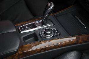 Grey BMW X5 2012 in Riga, with an engine capacity of 3.00 L and mileage of 294 thousand km for 14400 €, photo 25 on AUTOMOTO.COM.LV