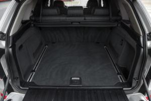 Grey BMW X5 2012 in Riga, with an engine capacity of 3.00 L and mileage of 294 thousand km for 14400 €, photo 31 on AUTOMOTO.COM.LV