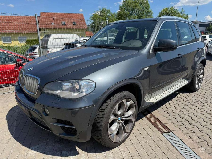 Pelēks BMW X5 2012 Kauņa, ar dzinēja tilpumu 2.99 L un nobraukumu 265 tūkst. km par 11500 €, foto 1 vietnē AUTOMOTO.COM.LV
