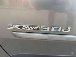 Pelēks BMW X5 2012 Utena, ar dzinēja tilpumu 2.99 L un nobraukumu 293 tūkst. km par 9600 €, foto 17 vietnē AUTOMOTO.COM.LV