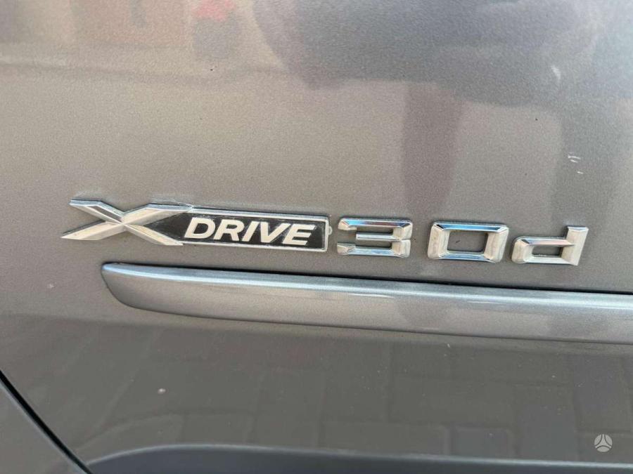 Pelēks BMW X5 2012 Utena, ar dzinēja tilpumu 2.99 L un nobraukumu 293 tūkst. km par 9600 €, foto 17 vietnē AUTOMOTO.COM.LV