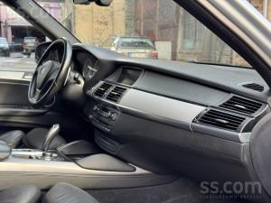Pelēks BMW X5 2012 Rīga, ar dzinēja tilpumu 4.40 L un nobraukumu 196 tūkst. km par 11990 €, foto 13 vietnē AUTOMOTO.COM.LV