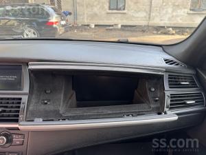 Pelēks BMW X5 2012 Rīga, ar dzinēja tilpumu 4.40 L un nobraukumu 196 tūkst. km par 11990 €, foto 16 vietnē AUTOMOTO.COM.LV