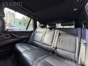 Pelēks BMW X5 2012 Rīga, ar dzinēja tilpumu 4.40 L un nobraukumu 196 tūkst. km par 11990 €, foto 22 vietnē AUTOMOTO.COM.LV