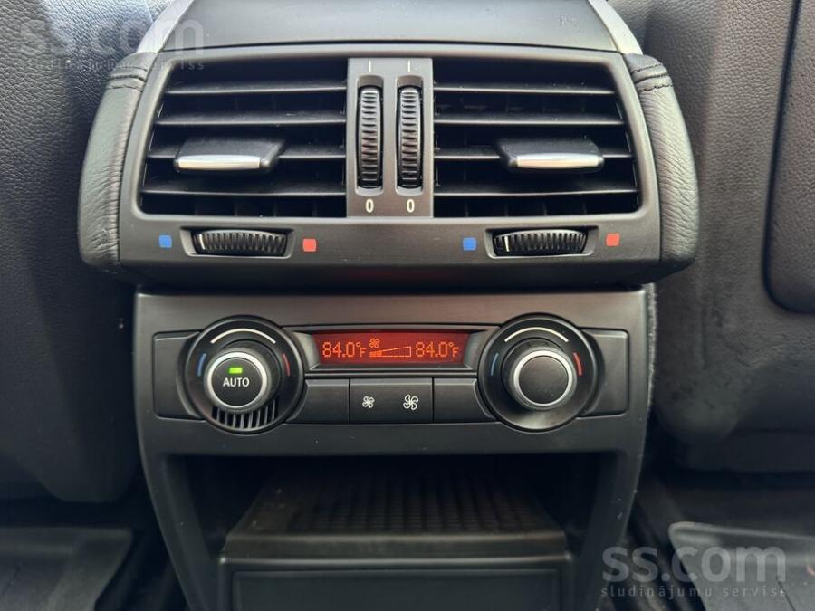 Pelēks BMW X5 2012 Rīga, ar dzinēja tilpumu 4.40 L un nobraukumu 196 tūkst. km par 11990 €, foto 24 vietnē AUTOMOTO.COM.LV