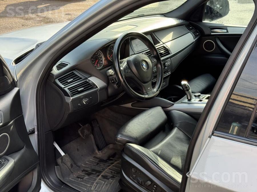 Pelēks BMW X5 2012 Rīga, ar dzinēja tilpumu 4.40 L un nobraukumu 196 tūkst. km par 11990 €, foto 31 vietnē AUTOMOTO.COM.LV