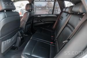 Grey BMW X5 2012 in Riga, with an engine capacity of 3.00 L and mileage of 328 thousand km for 11900 €, photo 14 on AUTOMOTO.COM.LV