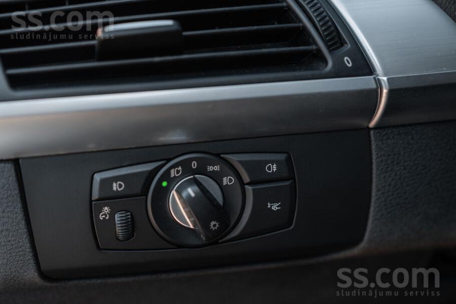 Grey BMW X5 2012 in Riga, with an engine capacity of 3.00 L and mileage of 328 thousand km for 11900 €, photo 17 on AUTOMOTO.COM.LV