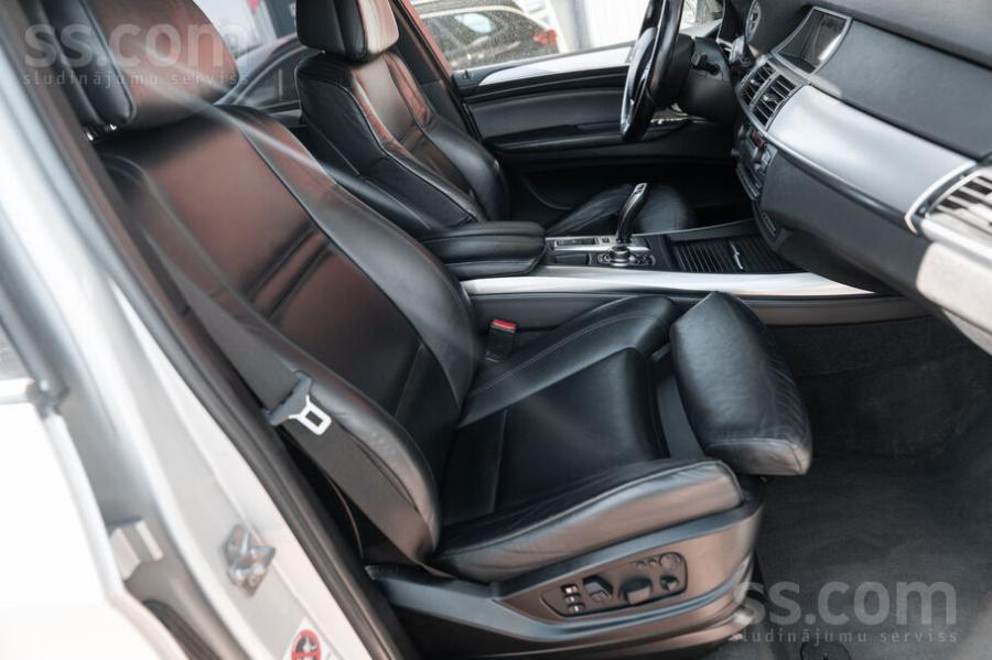 Grey BMW X5 2012 in Riga, with an engine capacity of 3.00 L and mileage of 328 thousand km for 11900 €, photo 26 on AUTOMOTO.COM.LV