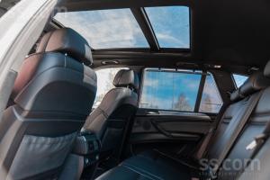 Grey BMW X5 2012 in Riga, with an engine capacity of 3.00 L and mileage of 328 thousand km for 11900 €, photo 27 on AUTOMOTO.COM.LV