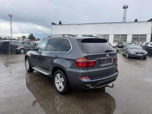 Grey BMW X5 2012 in Marijampole, with an engine capacity of 2.99 L and mileage of 282 thousand km for 7900 €, photo 4 on AUTOMOTO.COM.LV