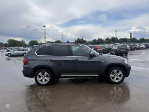Grey BMW X5 2012 in Marijampole, with an engine capacity of 2.99 L and mileage of 282 thousand km for 7900 €, photo 6 on AUTOMOTO.COM.LV