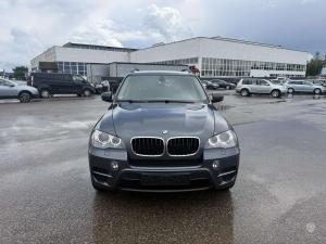 Grey BMW X5 2012 in Marijampole, with an engine capacity of 2.99 L and mileage of 282 thousand km for 7900 €, photo 8 on AUTOMOTO.COM.LV