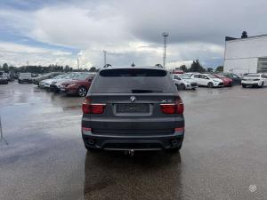 Grey BMW X5 2012 in Marijampole, with an engine capacity of 2.99 L and mileage of 282 thousand km for 7900 €, photo 9 on AUTOMOTO.COM.LV