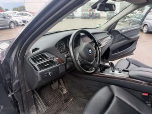 Grey BMW X5 2012 in Marijampole, with an engine capacity of 2.99 L and mileage of 282 thousand km for 7900 €, photo 12 on AUTOMOTO.COM.LV