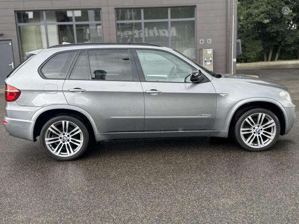 Pelēks BMW X5 2012 Utena, ar dzinēja tilpumu 3.00 L un nobraukumu 293 tūkst. km par 8900 €, foto 4 vietnē AUTOMOTO.COM.LV