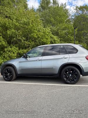 Pelēks BMW X5 2012 Tallina, ar dzinēja tilpumu 3.00 L un nobraukumu 320 tūkst. km par 15500 €, foto  vietnē AUTOMOTO.COM.LV
