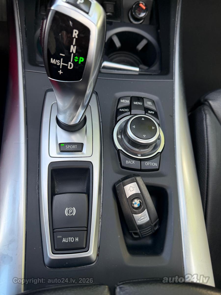 Pelēks BMW X5 2012 Tallina, ar dzinēja tilpumu 3.00 L un nobraukumu 320 tūkst. km par 15500 €, foto 5 vietnē AUTOMOTO.COM.LV