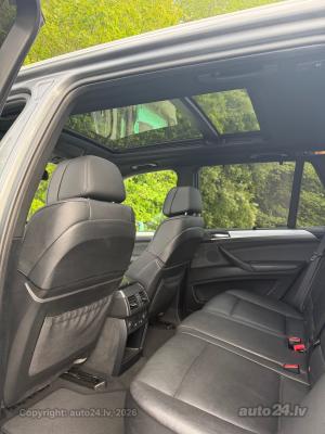 Pelēks BMW X5 2012 Tallina, ar dzinēja tilpumu 3.00 L un nobraukumu 320 tūkst. km par 15500 €, foto 8 vietnē AUTOMOTO.COM.LV