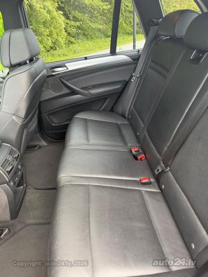 Pelēks BMW X5 2012 Tallina, ar dzinēja tilpumu 3.00 L un nobraukumu 320 tūkst. km par 15500 €, foto 10 vietnē AUTOMOTO.COM.LV