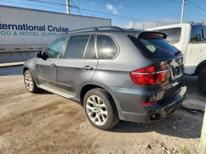 Grey BMW X5 2012 in Vilnius, with an engine capacity of 2.98 L and mileage of 264 thousand km for 5750 €, photo 3 on AUTOMOTO.COM.LV