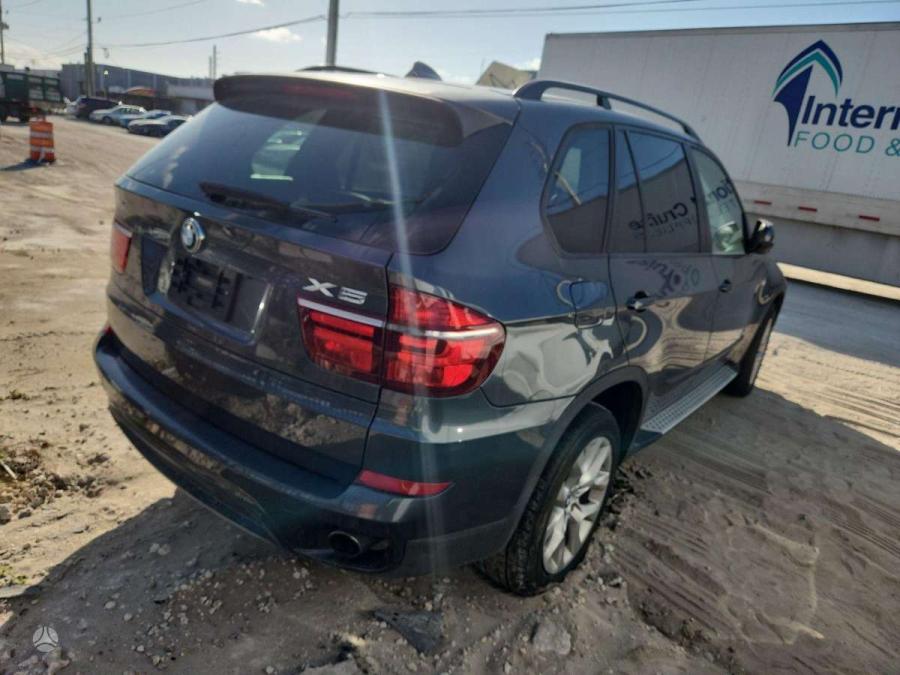 Grey BMW X5 2012 in Vilnius, with an engine capacity of 2.98 L and mileage of 264 thousand km for 5750 €, photo 5 on AUTOMOTO.COM.LV