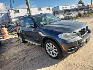 Grey BMW X5 2012 in Vilnius, with an engine capacity of 2.98 L and mileage of 264 thousand km for 5750 €, photo 6 on AUTOMOTO.COM.LV