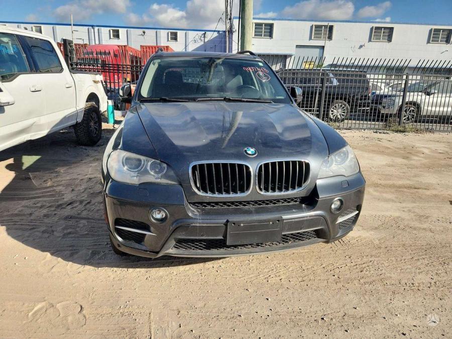 Grey BMW X5 2012 in Vilnius, with an engine capacity of 2.98 L and mileage of 264 thousand km for 5750 €, photo 7 on AUTOMOTO.COM.LV