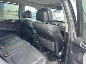 Grey BMW X5 2012 in Vilnius, with an engine capacity of 2.98 L and mileage of 264 thousand km for 5750 €, photo 10 on AUTOMOTO.COM.LV