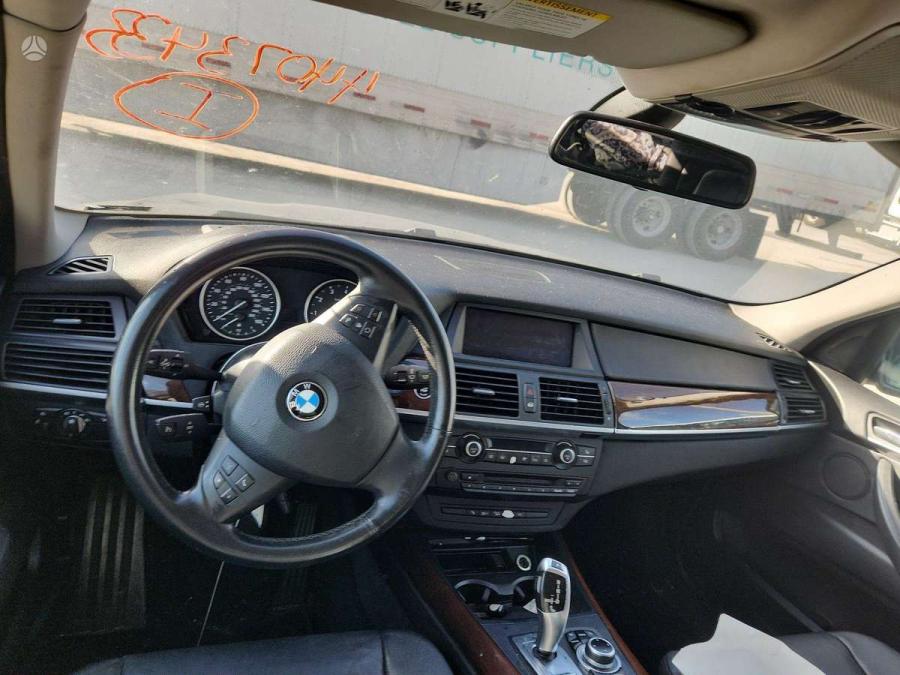 Grey BMW X5 2012 in Vilnius, with an engine capacity of 2.98 L and mileage of 264 thousand km for 5750 €, photo 11 on AUTOMOTO.COM.LV